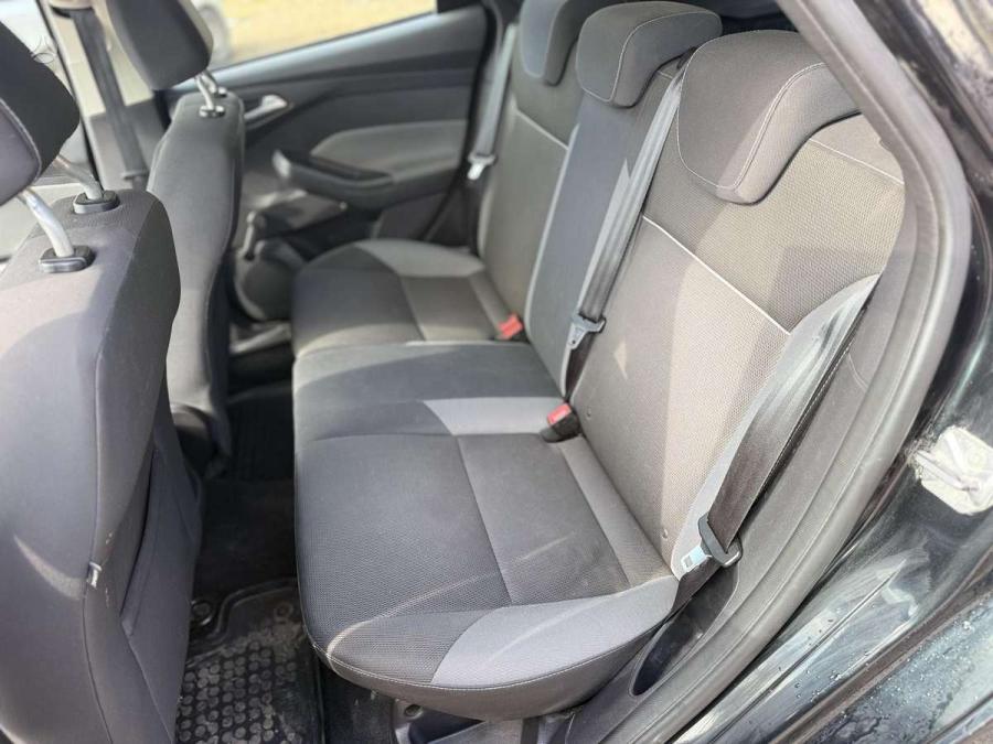 Black Ford Focus 2012 in Birzai, with an engine capacity of 1.60 L and mileage of 326 thousand km for 1500 €, photo 8 on AUTOMOTO.COM.LV