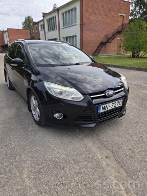 Melns Ford Focus 2012 Rīga, ar dzinēja tilpumu 1.60 L un nobraukumu 477 tūkst. km par 2800 €, foto  vietnē AUTOMOTO.COM.LV