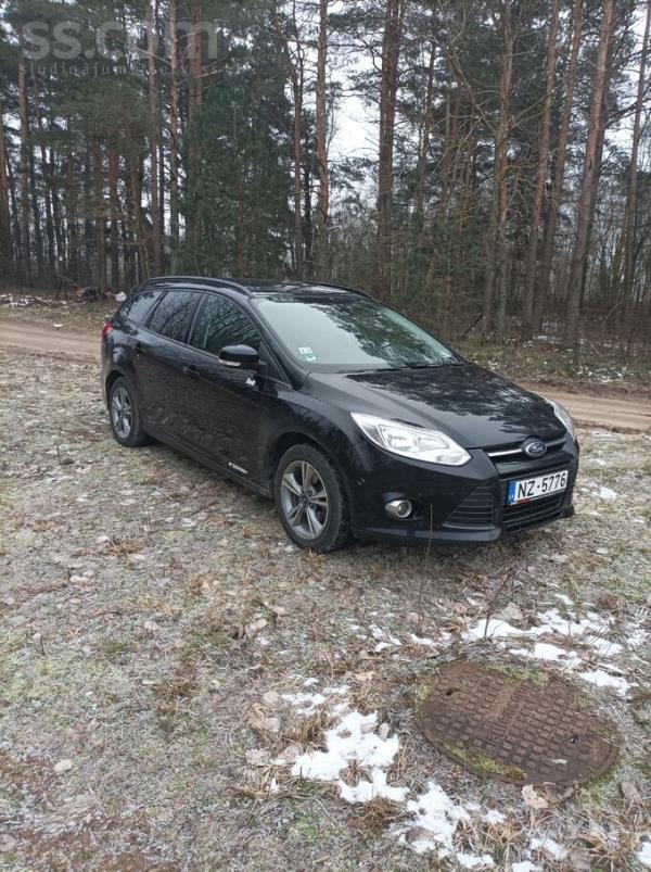 Black Ford Focus 2013 in Riga, with an engine capacity of 1.00 L and mileage of 201 thousand km for 3700 €, photo 1 on AUTOMOTO.COM.LV