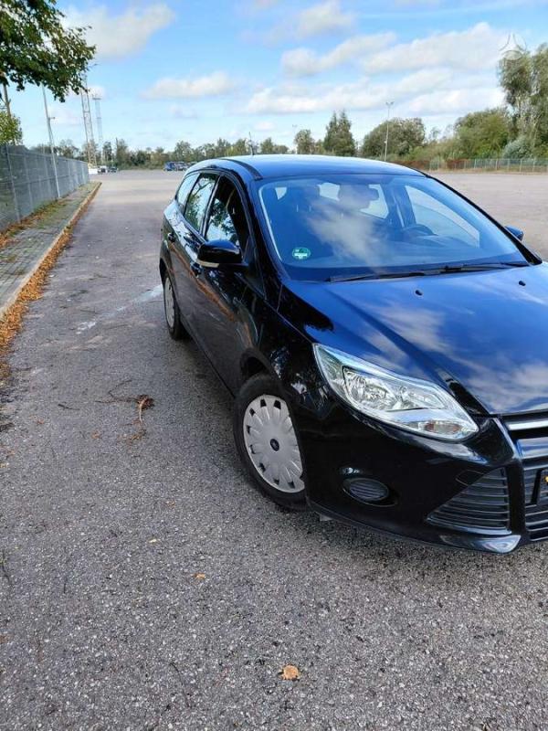 Melns Ford Focus 2013 Marijampole, ar dzinēja tilpumu 1.56 L un nobraukumu 290 tūkst. km par 3600 €, foto 2 vietnē AUTOMOTO.COM.LV