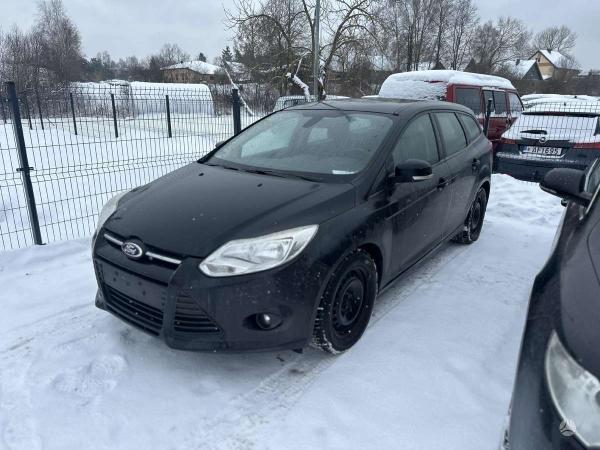 Melns Ford Focus 2013 Viļņa, ar dzinēja tilpumu 1.00 L un nobraukumu 228 tūkst. km par 1550 €, foto 3 vietnē AUTOMOTO.COM.LV