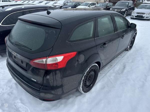 Melns Ford Focus 2013 Viļņa, ar dzinēja tilpumu 1.00 L un nobraukumu 228 tūkst. km par 1550 €, foto 5 vietnē AUTOMOTO.COM.LV