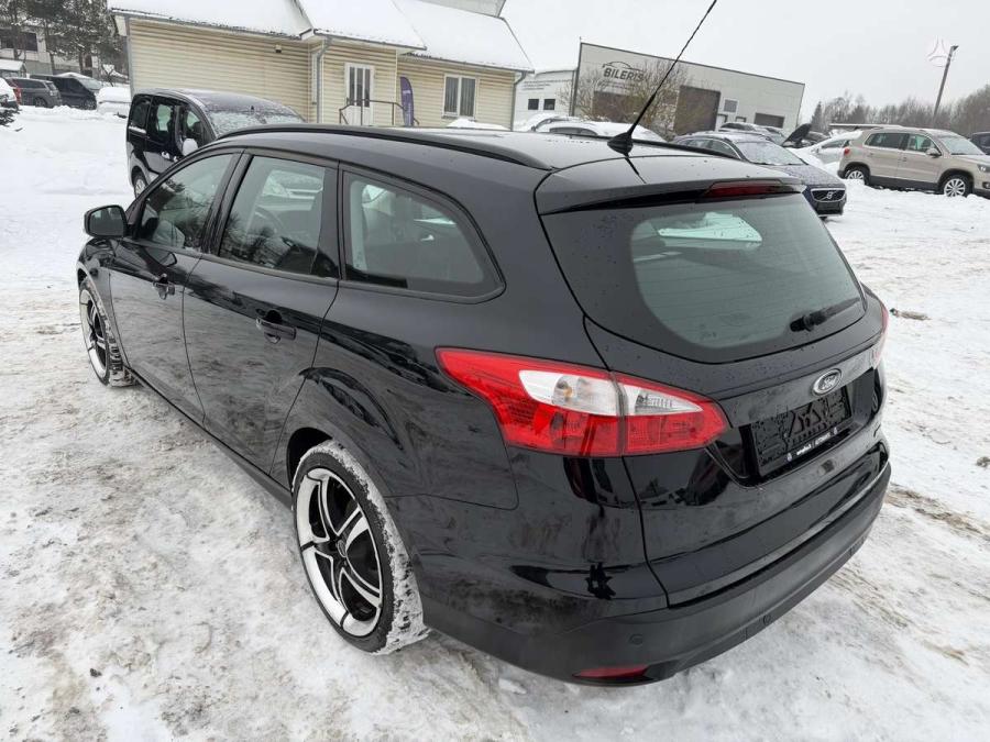 Black Ford Focus 2013 in Utena, with an engine capacity of 1.00 L and mileage of 190 thousand km for 3150 €, photo 3 on AUTOMOTO.COM.LV