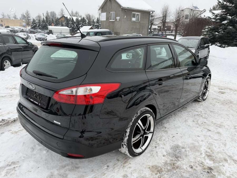 Black Ford Focus 2013 in Utena, with an engine capacity of 1.00 L and mileage of 190 thousand km for 3150 €, photo 4 on AUTOMOTO.COM.LV