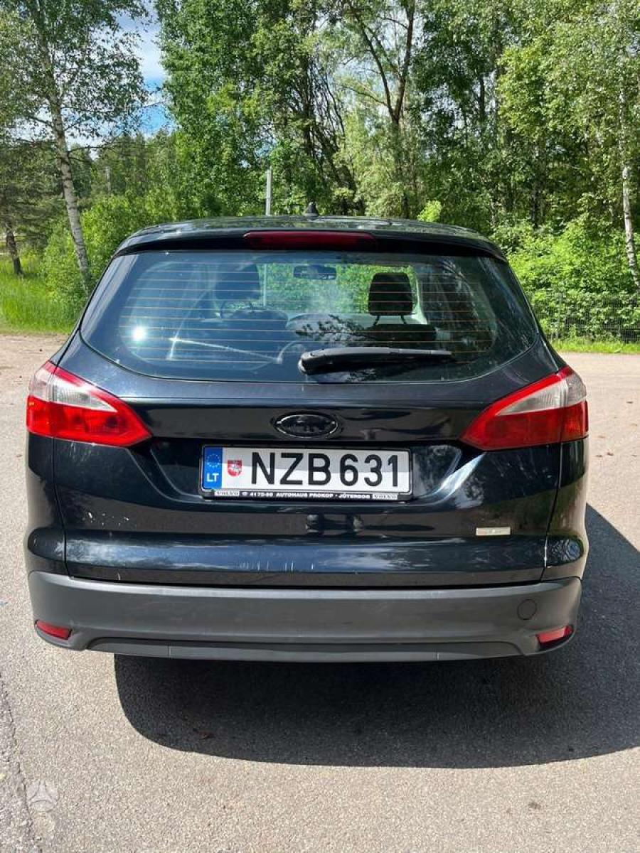 Black Ford Focus 2013 in Trakai, with an engine capacity of 1.00 L and mileage of 229 thousand km for 3699 €, photo 3 on AUTOMOTO.COM.LV