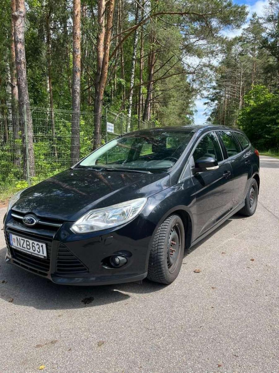 Black Ford Focus 2013 in Trakai, with an engine capacity of 1.00 L and mileage of 229 thousand km for 3699 €, photo 4 on AUTOMOTO.COM.LV