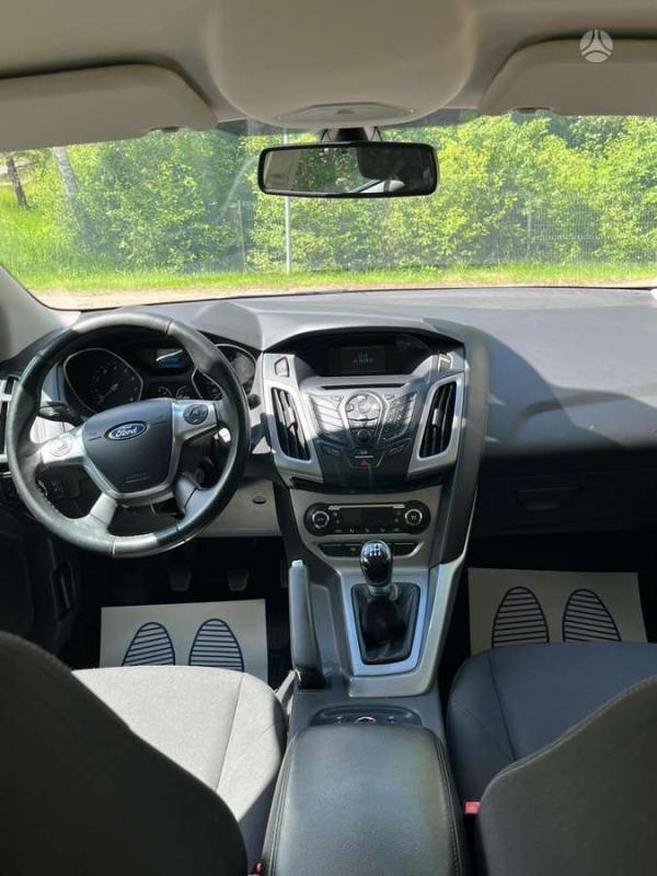Black Ford Focus 2013 in Trakai, with an engine capacity of 1.00 L and mileage of 229 thousand km for 3699 €, photo 10 on AUTOMOTO.COM.LV