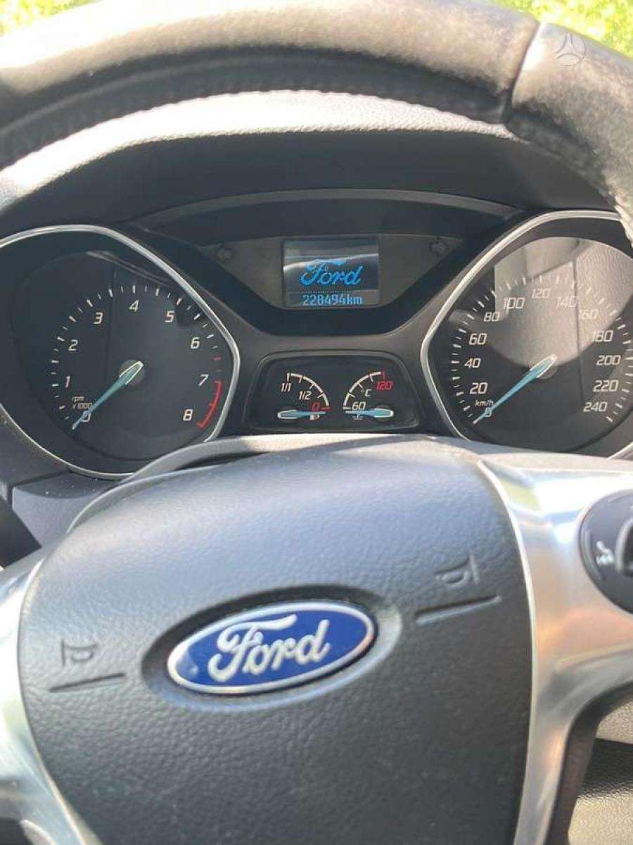 Black Ford Focus 2013 in Trakai, with an engine capacity of 1.00 L and mileage of 229 thousand km for 3699 €, photo 13 on AUTOMOTO.COM.LV