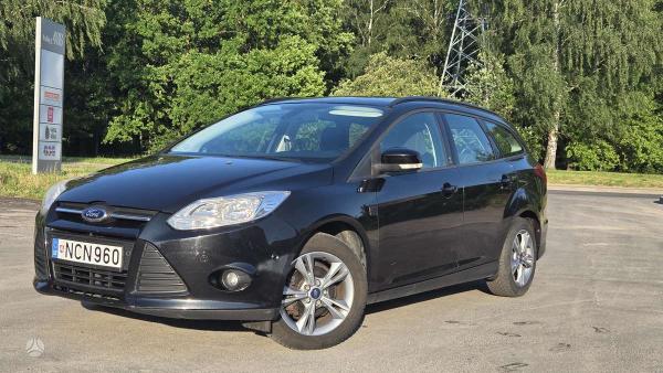 Black Ford Focus 2013 in Kaunas, with an engine capacity of 1.00 L and mileage of 141 thousand km for 2700 €, photo 2 on AUTOMOTO.COM.LV