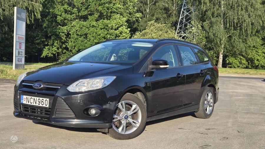 Melns Ford Focus 2013 Kauņa, ar dzinēja tilpumu 1.00 L un nobraukumu 141 tūkst. km par 2700 €, foto 3 vietnē AUTOMOTO.COM.LV