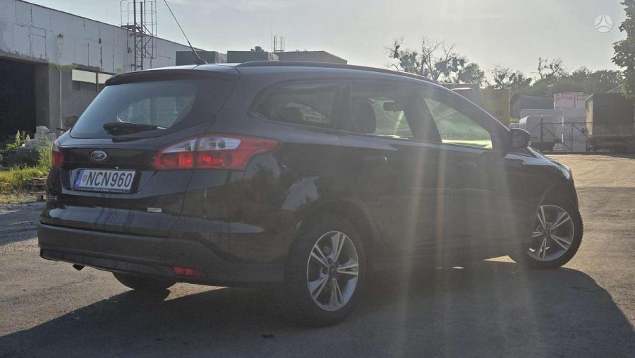 Melns Ford Focus 2013 Kauņa, ar dzinēja tilpumu 1.00 L un nobraukumu 141 tūkst. km par 2700 €, foto 5 vietnē AUTOMOTO.COM.LV