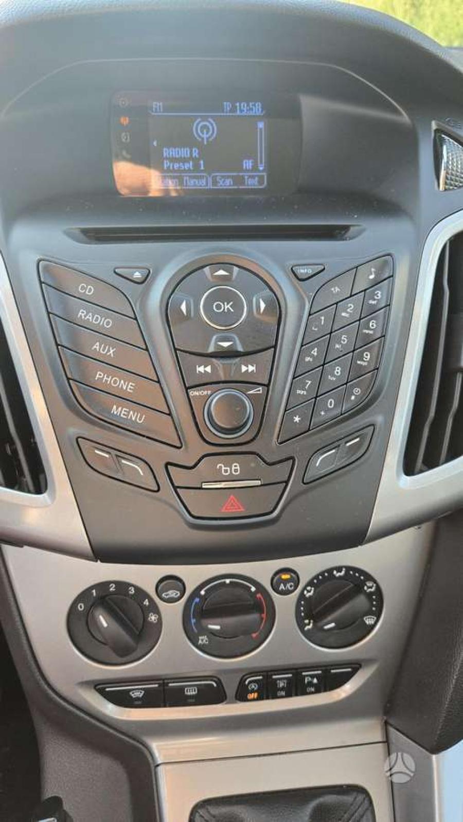 Melns Ford Focus 2013 Kauņa, ar dzinēja tilpumu 1.00 L un nobraukumu 141 tūkst. km par 2700 €, foto 13 vietnē AUTOMOTO.COM.LV