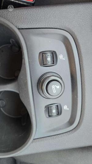 Melns Ford Focus 2013 Kauņa, ar dzinēja tilpumu 1.00 L un nobraukumu 141 tūkst. km par 2700 €, foto 14 vietnē AUTOMOTO.COM.LV