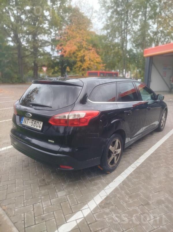 Melns Ford Focus 2013 Rīga, ar dzinēja tilpumu 1.60 L un nobraukumu 489 tūkst. km par 1200 €, foto 5 vietnē AUTOMOTO.COM.LV