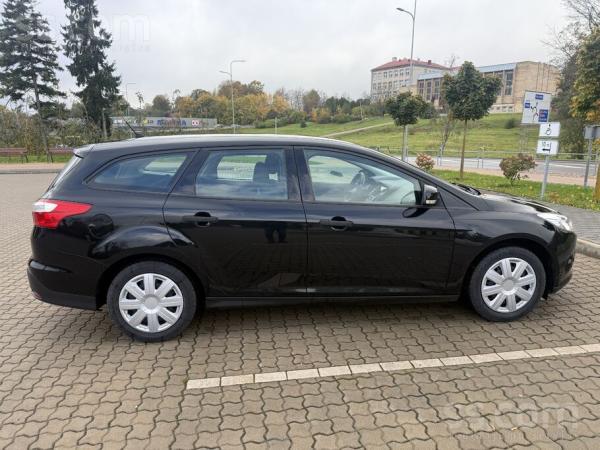 Melns Ford Focus 2013 Saldus, ar dzinēja tilpumu 1.00 L un nobraukumu 168 tūkst. km par 3590 €, foto 6 vietnē AUTOMOTO.COM.LV
