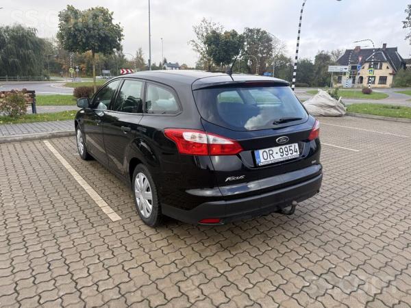 Melns Ford Focus 2013 Saldus, ar dzinēja tilpumu 1.00 L un nobraukumu 168 tūkst. km par 3590 €, foto 8 vietnē AUTOMOTO.COM.LV