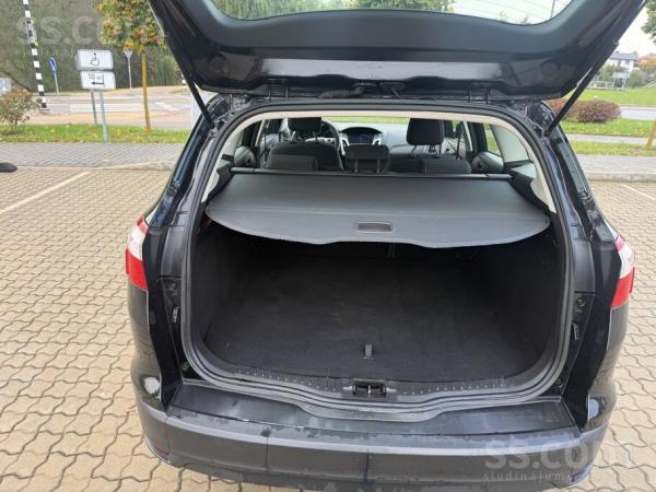 Melns Ford Focus 2013 Saldus, ar dzinēja tilpumu 1.00 L un nobraukumu 168 tūkst. km par 3590 €, foto 10 vietnē AUTOMOTO.COM.LV