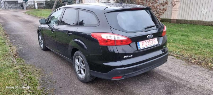 Black Ford Focus 2014 in Kedainiai, with an engine capacity of 1.00 L and mileage of 115 thousand km for 3499 €, photo 5 on AUTOMOTO.COM.LV