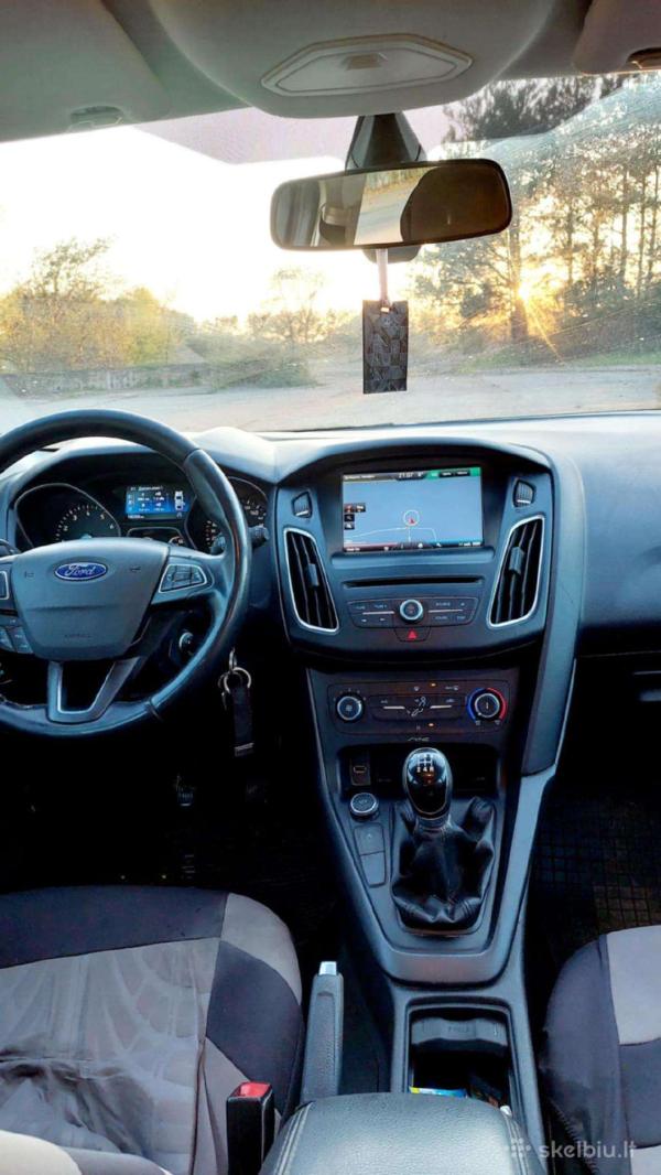 Melns Ford Focus 2014 Kretinga, ar dzinēja tilpumu 1.00 L un nobraukumu 188 tūkst. km par 3400 €, foto 8 vietnē AUTOMOTO.COM.LV