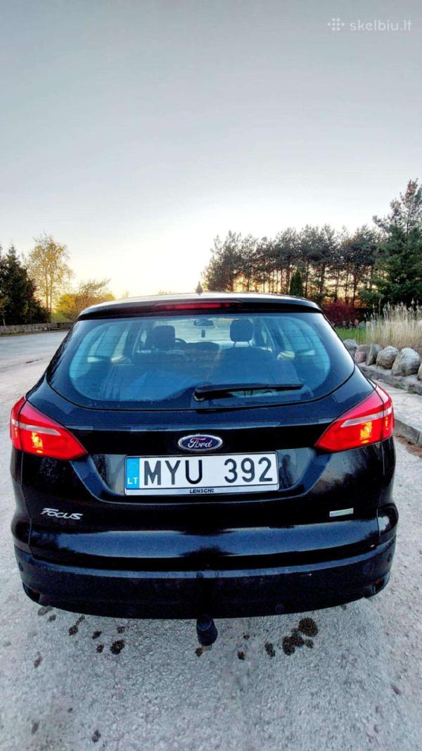 Melns Ford Focus 2014 Kretinga, ar dzinēja tilpumu 1.00 L un nobraukumu 188 tūkst. km par 3400 €, foto 10 vietnē AUTOMOTO.COM.LV