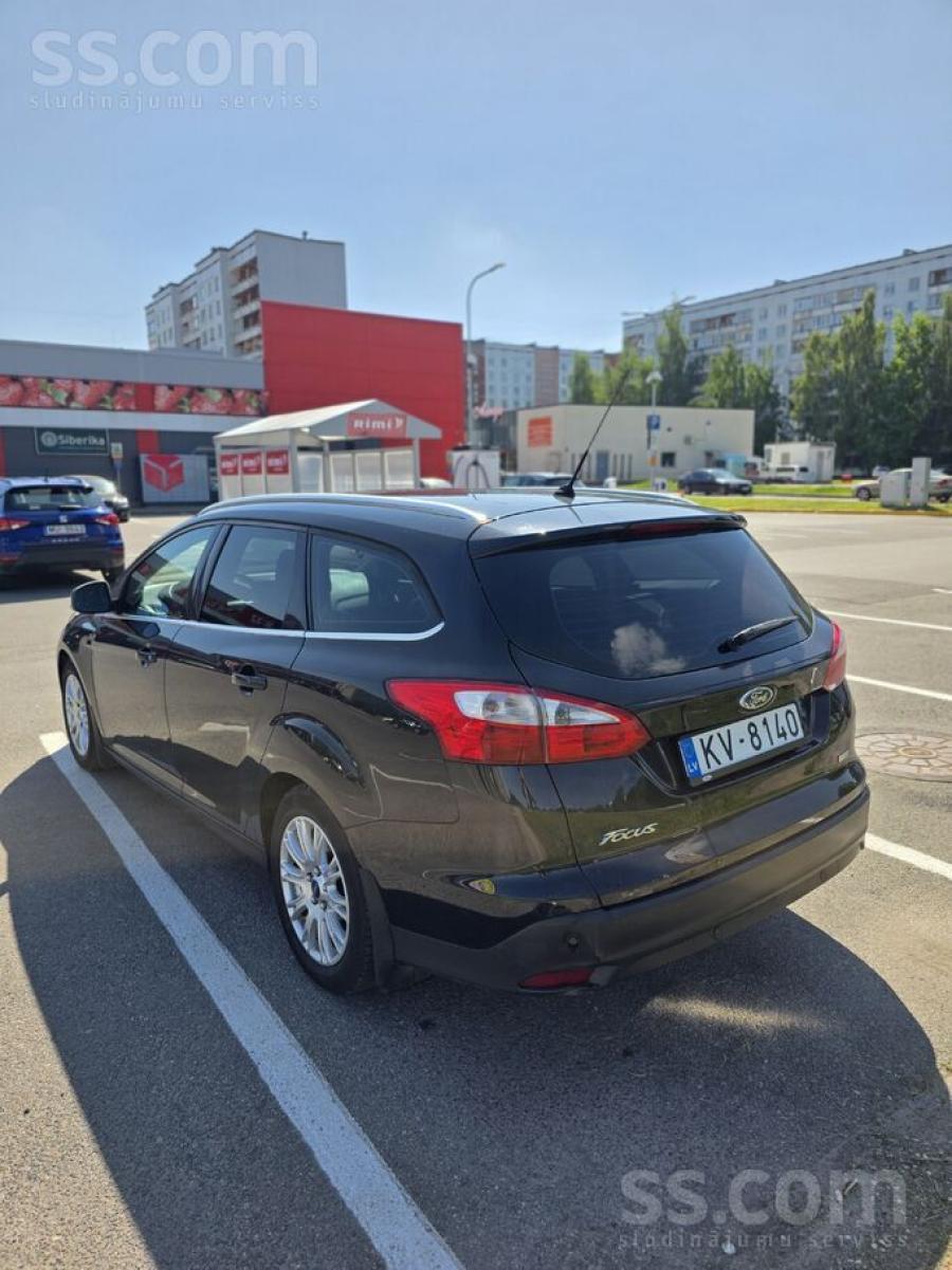Black Ford Focus 2014 in Riga, with an engine capacity of 1.00 L and mileage of 186 thousand km for 3400 €, photo 5 on AUTOMOTO.COM.LV