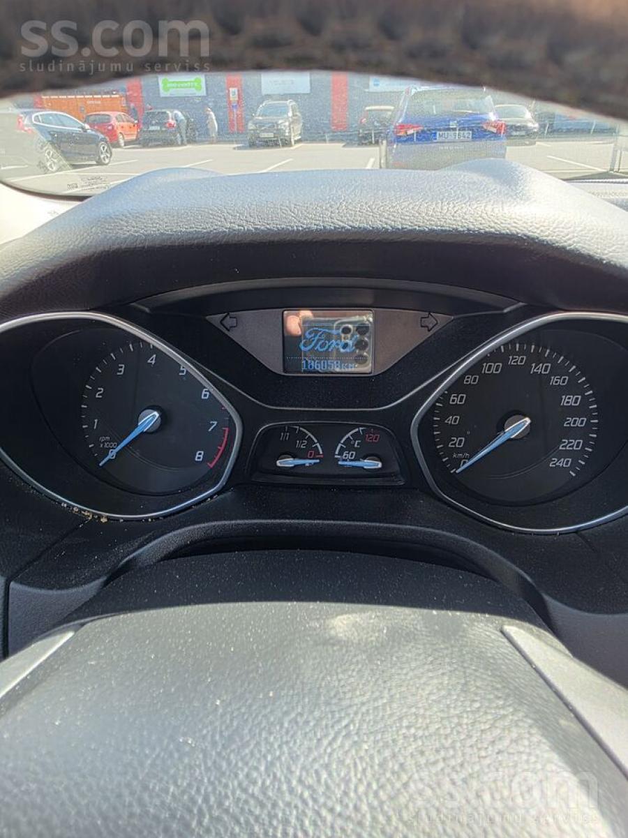 Black Ford Focus 2014 in Riga, with an engine capacity of 1.00 L and mileage of 186 thousand km for 3400 €, photo 8 on AUTOMOTO.COM.LV