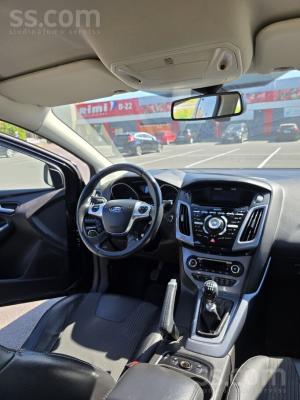 Black Ford Focus 2014 in Riga, with an engine capacity of 1.00 L and mileage of 186 thousand km for 3400 €, photo 12 on AUTOMOTO.COM.LV