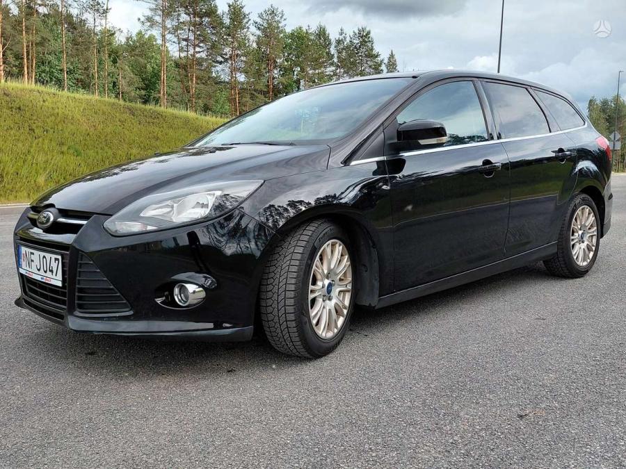 Black Ford Focus 2014 in Kaunas, with an engine capacity of 1.56 L and mileage of 302 thousand km for 4500 €, photo 1 on AUTOMOTO.COM.LV