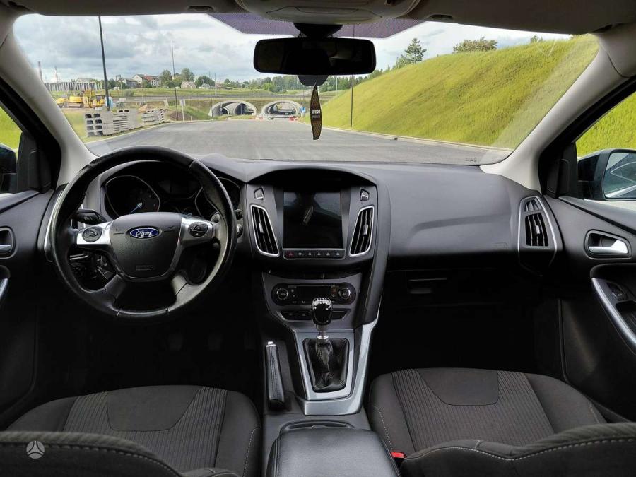 Black Ford Focus 2014 in Kaunas, with an engine capacity of 1.56 L and mileage of 302 thousand km for 4500 €, photo 16 on AUTOMOTO.COM.LV