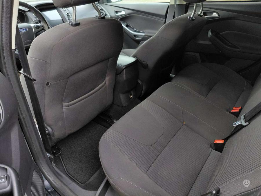 Black Ford Focus 2014 in Kaunas, with an engine capacity of 1.56 L and mileage of 302 thousand km for 4500 €, photo 31 on AUTOMOTO.COM.LV