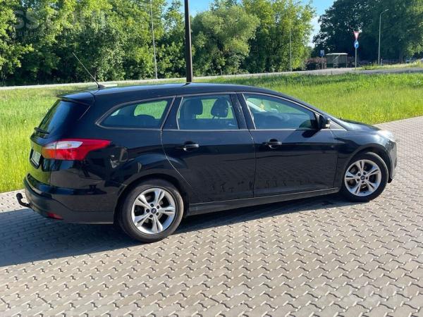 Melns Ford Focus 2014 Rīga, ar dzinēja tilpumu 1.60 L un nobraukumu 292 tūkst. km par 3800 €, foto 3 vietnē AUTOMOTO.COM.LV