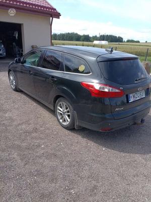 Melns Ford Focus 2014 Panevēža, ar dzinēja tilpumu 1.56 L un nobraukumu 427 tūkst. km par 3300 €, foto 5 vietnē AUTOMOTO.COM.LV