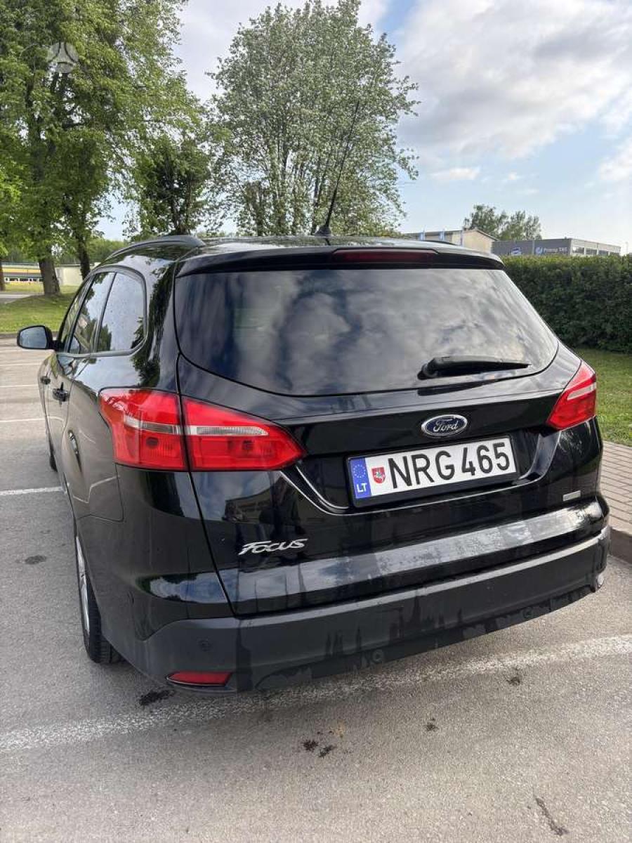Black Ford Focus 2014 in Prienai, with an engine capacity of 1.00 L and mileage of 208 thousand km for 3500 €, photo 5 on AUTOMOTO.COM.LV