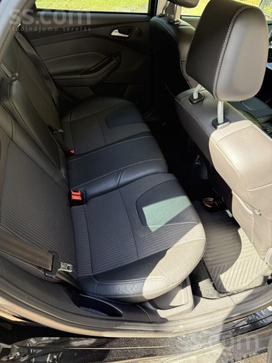 Melns Ford Focus 2014 Rīga, ar dzinēja tilpumu 1.00 L un nobraukumu 185 tūkst. km par 3100 €, foto 6 vietnē AUTOMOTO.COM.LV