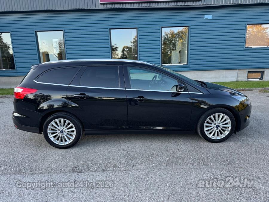 Melns Ford Focus 2014 Rapla, ar dzinēja tilpumu 1.60 L un nobraukumu 233 tūkst. km par 5500 €, foto 5 vietnē AUTOMOTO.COM.LV