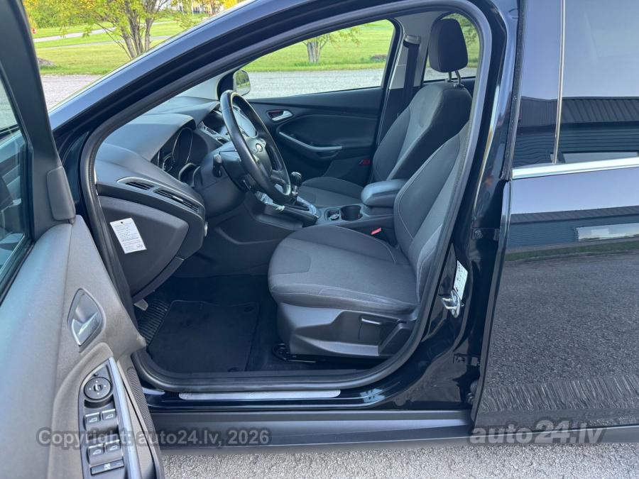 Melns Ford Focus 2014 Rapla, ar dzinēja tilpumu 1.60 L un nobraukumu 233 tūkst. km par 5500 €, foto 11 vietnē AUTOMOTO.COM.LV