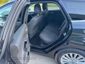 Melns Ford Focus 2014 Rapla, ar dzinēja tilpumu 1.60 L un nobraukumu 233 tūkst. km par 5500 €, foto 13 vietnē AUTOMOTO.COM.LV