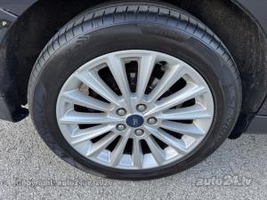 Melns Ford Focus 2014 Rapla, ar dzinēja tilpumu 1.60 L un nobraukumu 233 tūkst. km par 5500 €, foto 23 vietnē AUTOMOTO.COM.LV