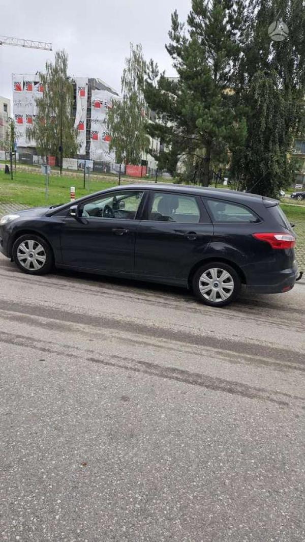 Melns Ford Focus 2014 Viļņa, ar dzinēja tilpumu 1.00 L un nobraukumu 134 tūkst. km par 3499 €, foto 1 vietnē AUTOMOTO.COM.LV