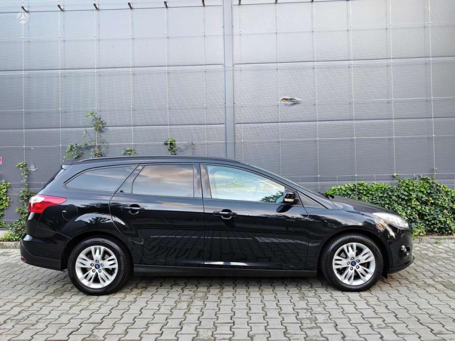 Melns Ford Focus 2014 Klaipėda, ar dzinēja tilpumu 1.00 L un nobraukumu 200 tūkst. km par 2999 €, foto 3 vietnē AUTOMOTO.COM.LV