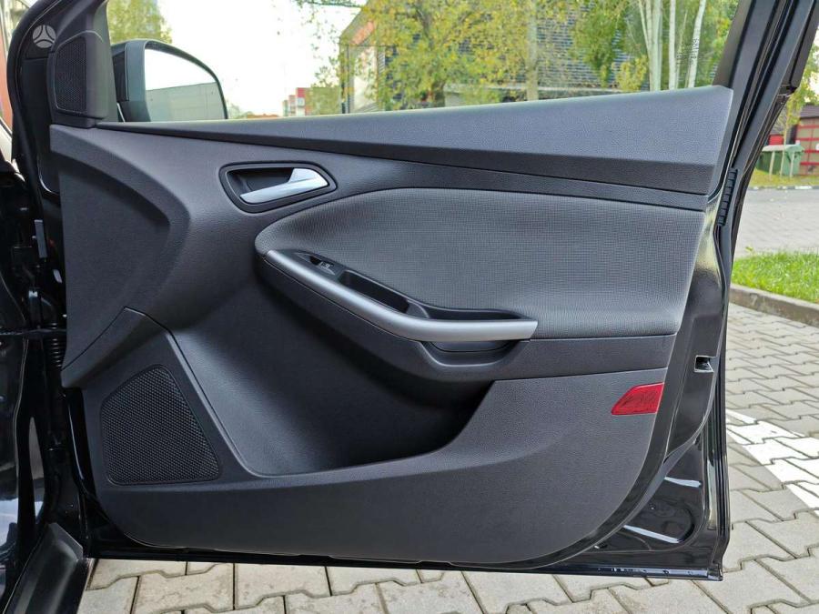 Melns Ford Focus 2014 Klaipėda, ar dzinēja tilpumu 1.00 L un nobraukumu 200 tūkst. km par 2999 €, foto 15 vietnē AUTOMOTO.COM.LV