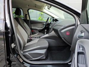 Melns Ford Focus 2014 Klaipėda, ar dzinēja tilpumu 1.00 L un nobraukumu 200 tūkst. km par 2999 €, foto 17 vietnē AUTOMOTO.COM.LV