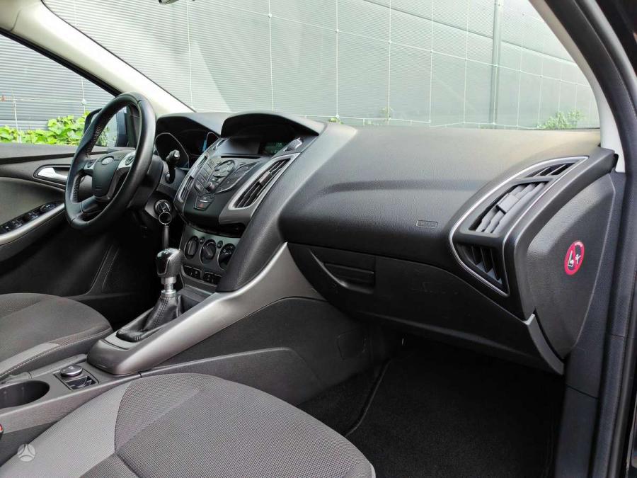 Melns Ford Focus 2014 Klaipėda, ar dzinēja tilpumu 1.00 L un nobraukumu 200 tūkst. km par 2999 €, foto 19 vietnē AUTOMOTO.COM.LV