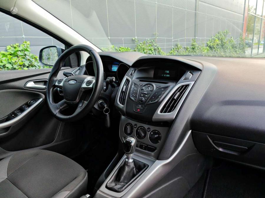 Melns Ford Focus 2014 Klaipėda, ar dzinēja tilpumu 1.00 L un nobraukumu 200 tūkst. km par 2999 €, foto 20 vietnē AUTOMOTO.COM.LV