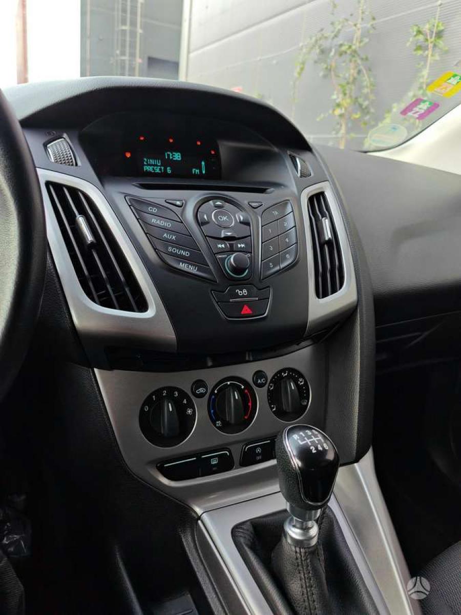Melns Ford Focus 2014 Klaipėda, ar dzinēja tilpumu 1.00 L un nobraukumu 200 tūkst. km par 2999 €, foto 29 vietnē AUTOMOTO.COM.LV