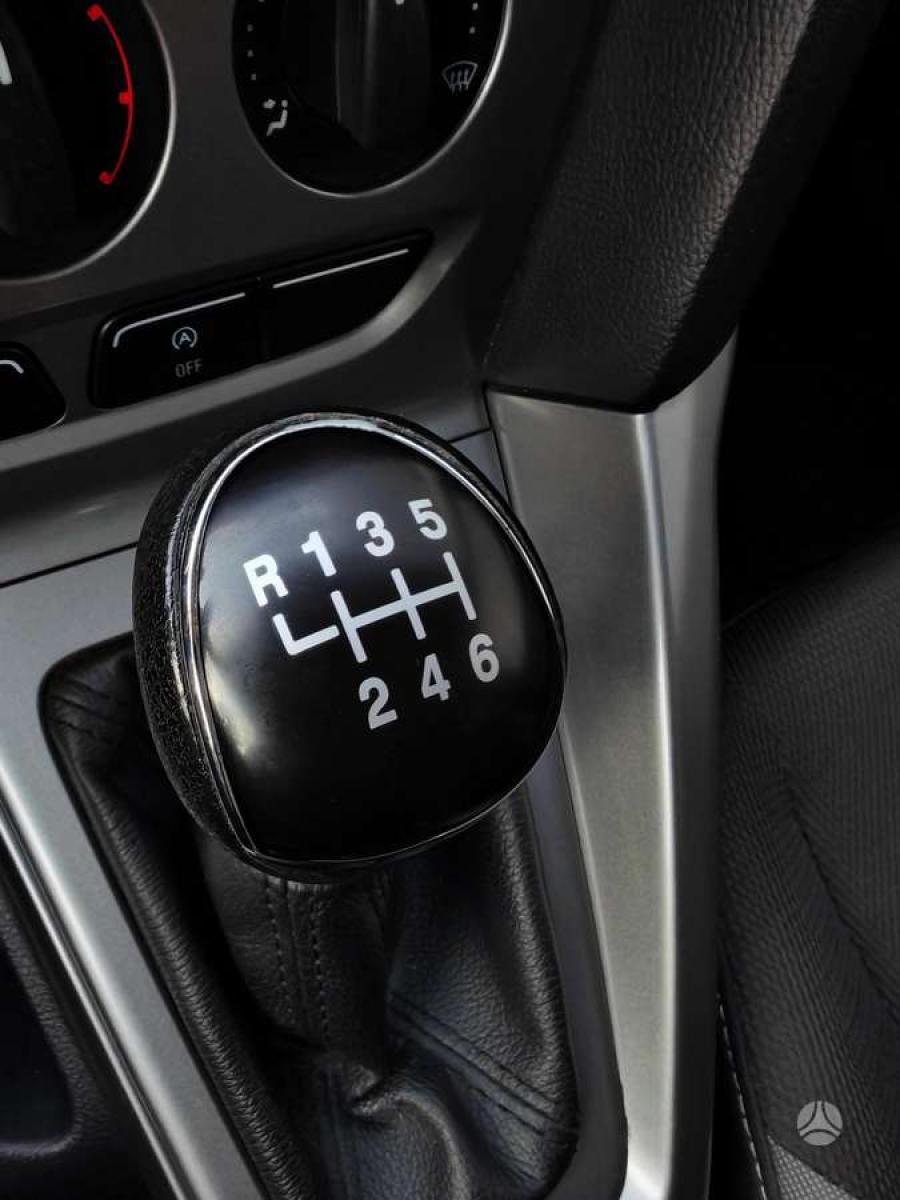 Melns Ford Focus 2014 Klaipėda, ar dzinēja tilpumu 1.00 L un nobraukumu 200 tūkst. km par 2999 €, foto 30 vietnē AUTOMOTO.COM.LV
