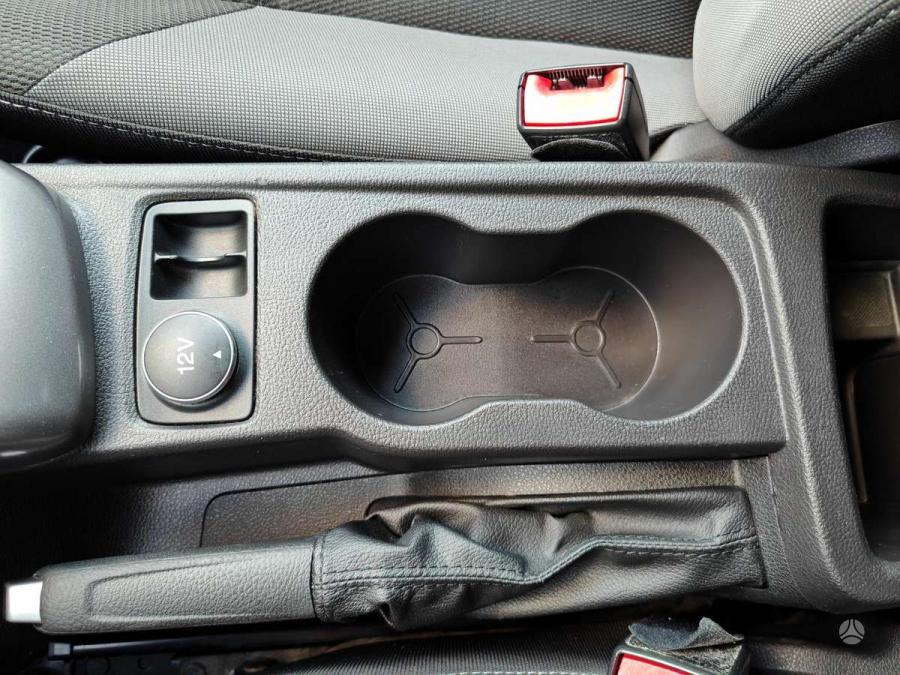 Melns Ford Focus 2014 Klaipėda, ar dzinēja tilpumu 1.00 L un nobraukumu 200 tūkst. km par 2999 €, foto 31 vietnē AUTOMOTO.COM.LV