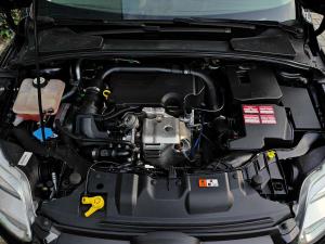 Melns Ford Focus 2014 Klaipėda, ar dzinēja tilpumu 1.00 L un nobraukumu 200 tūkst. km par 2999 €, foto 41 vietnē AUTOMOTO.COM.LV