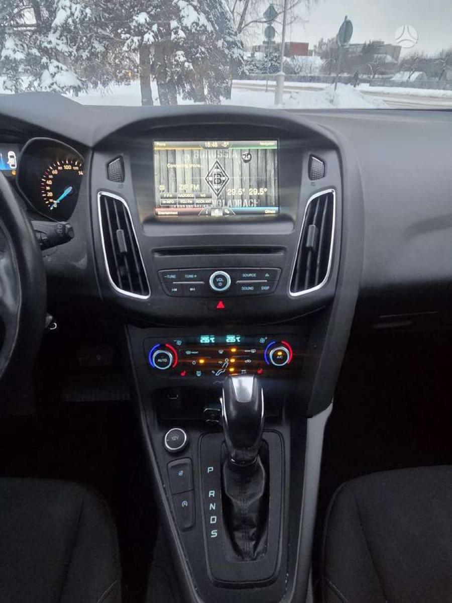 Melns Ford Focus 2015 Marijampole, ar dzinēja tilpumu 1.50 L un nobraukumu 195 tūkst. km par 5399 €, foto 4 vietnē AUTOMOTO.COM.LV