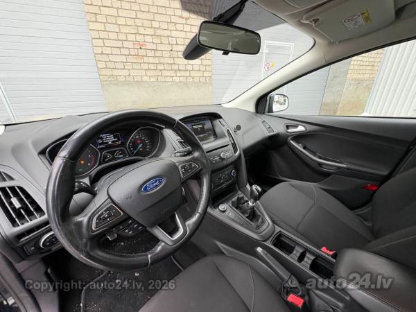 Melns Ford Focus 2015 Paide, ar dzinēja tilpumu 1.50 L un nobraukumu 282 tūkst. km par 5900 €, foto 11 vietnē AUTOMOTO.COM.LV